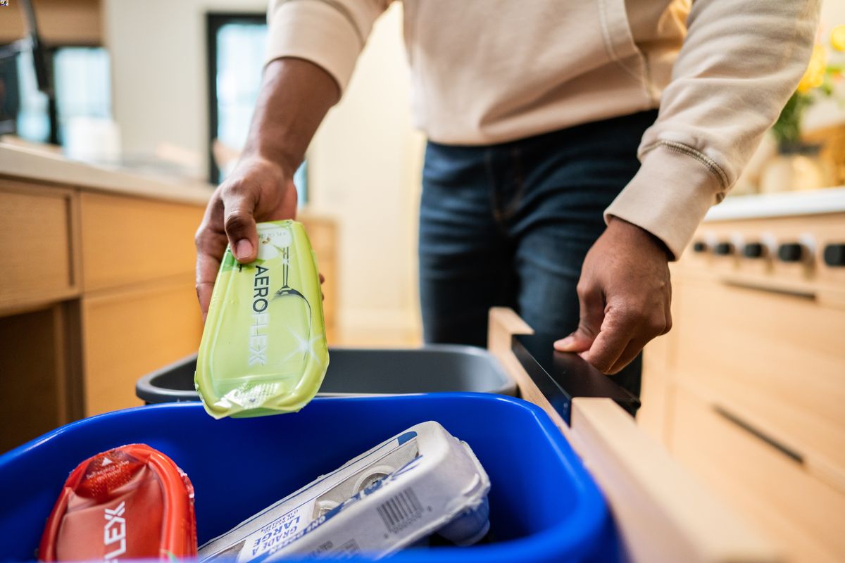 Sustainable Liquid Packaging Solutions | AeroFlexx